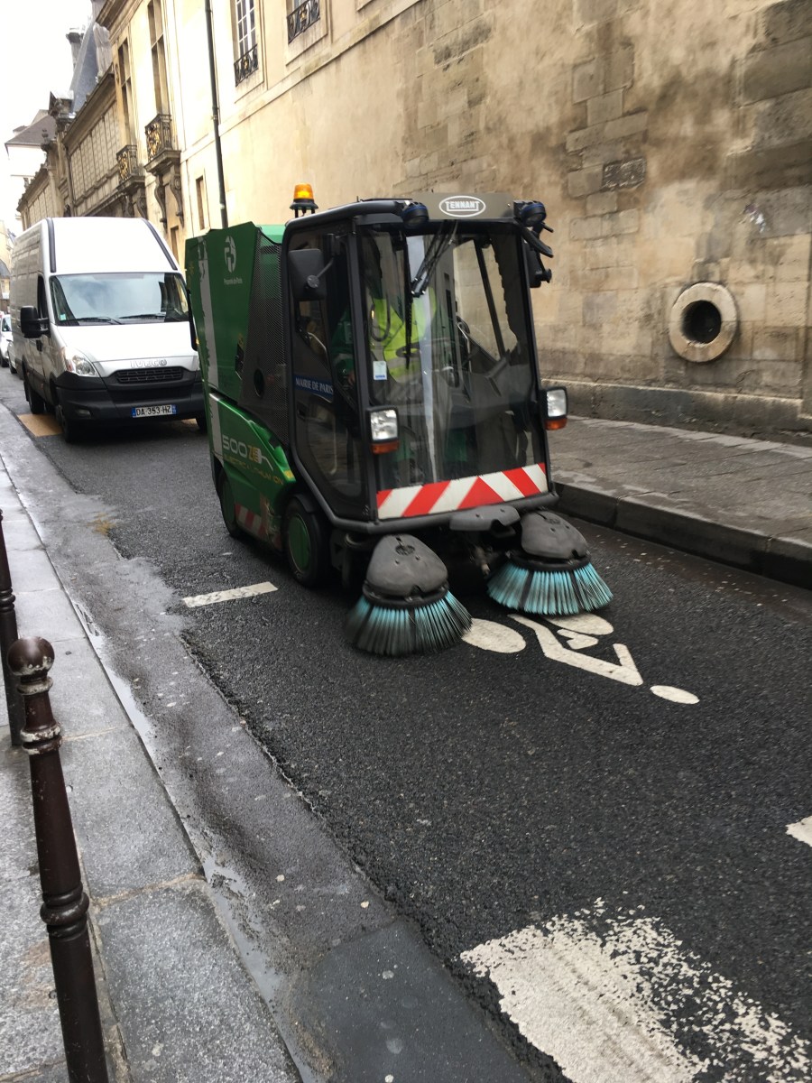 In the Countdown (and Desperately Reading Entrails) | POINT de VUE: PARIS